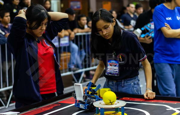 MakeX Robotics Competition – Engitronic Perú