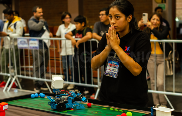 MakeX Robotics Competition – Engitronic Perú