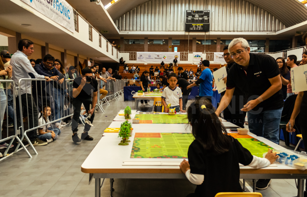 MakeX Robotics Competition – Engitronic Perú