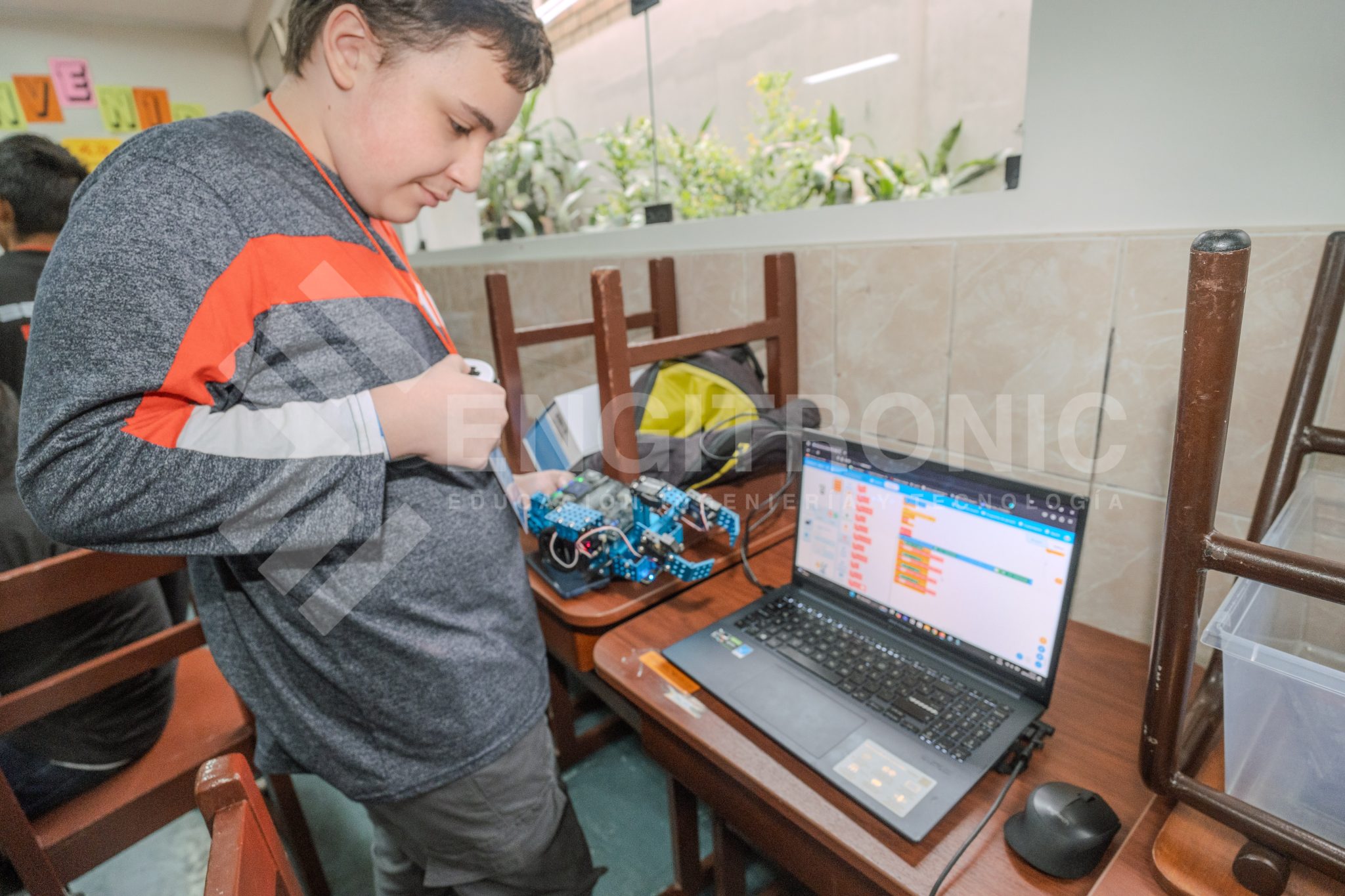 MakeX Robotics Competition – Engitronic Perú